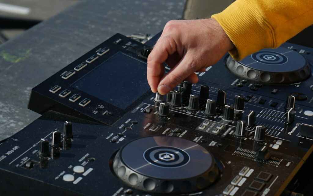 Le village : Dj set, animation, restauration